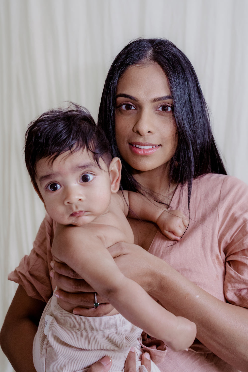 Mini photo shoot family portrait sessions for mum and baby – From Day One